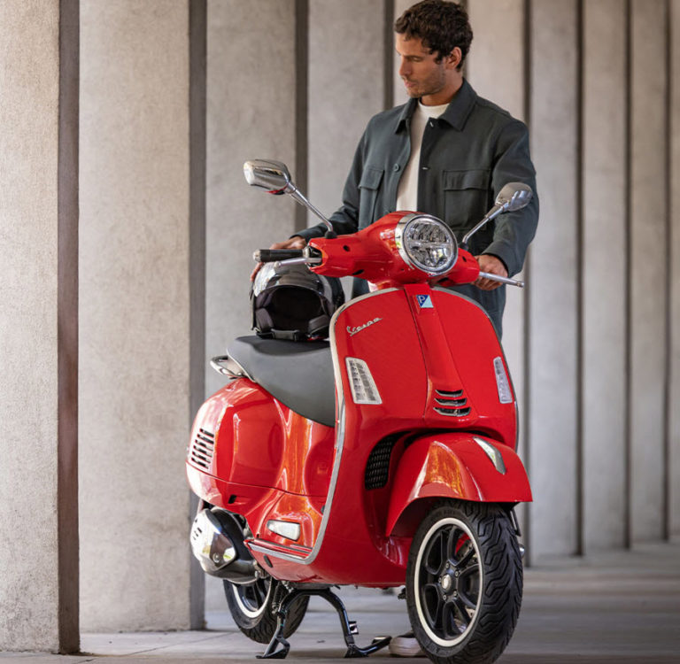 vespa-gts-hpe2-keyless-red | San Diego Scooters | Vespa | Genuine | Piaggio