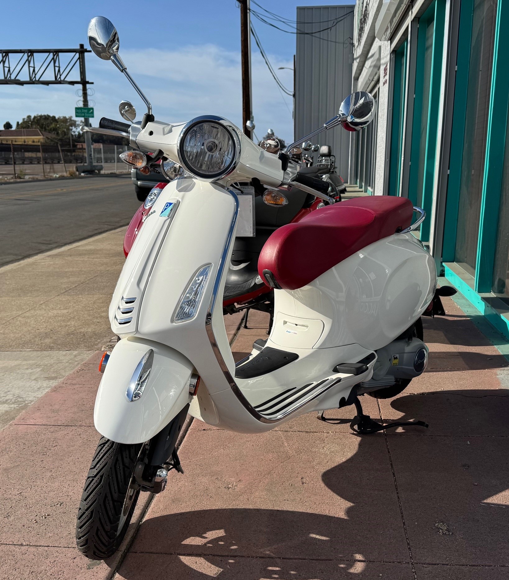 gab2 | San Diego Scooters | Vespa | Genuine | Piaggio